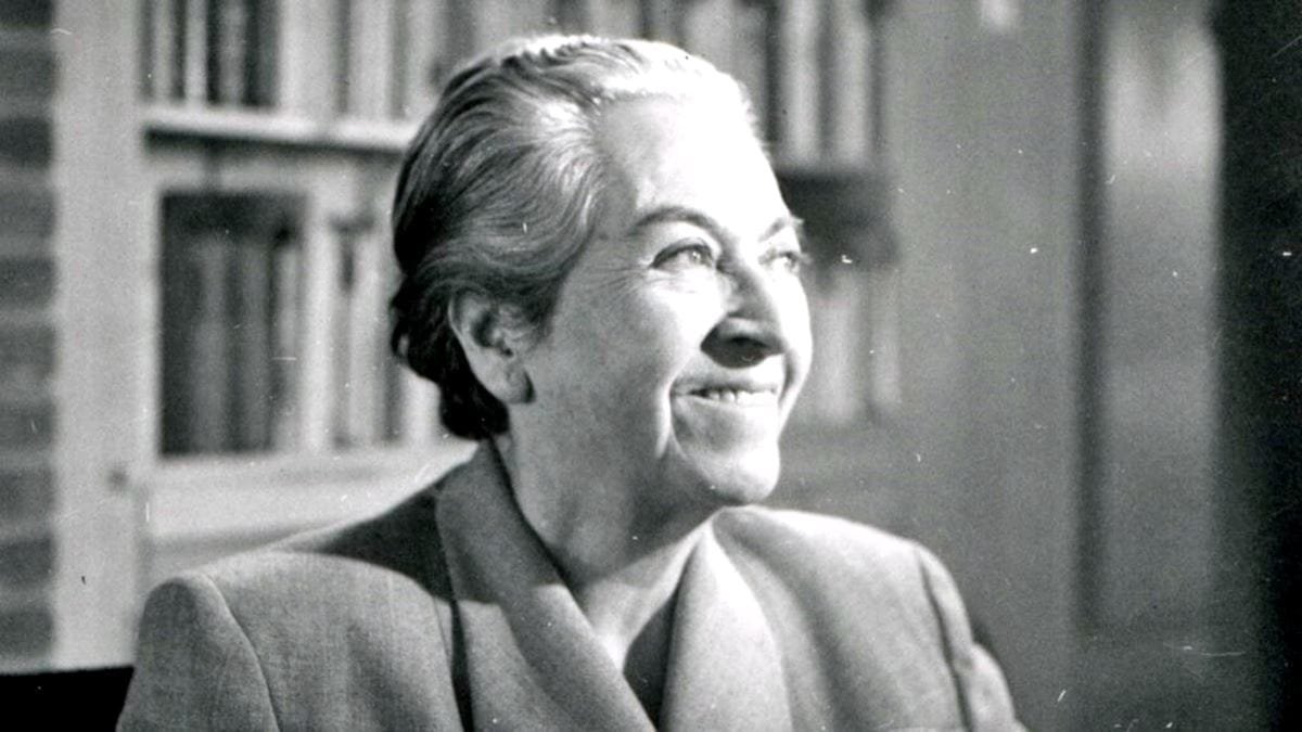 Gabriela Mistral: Un Ícono de la Literatura Chilena y Hispanoamericana ...